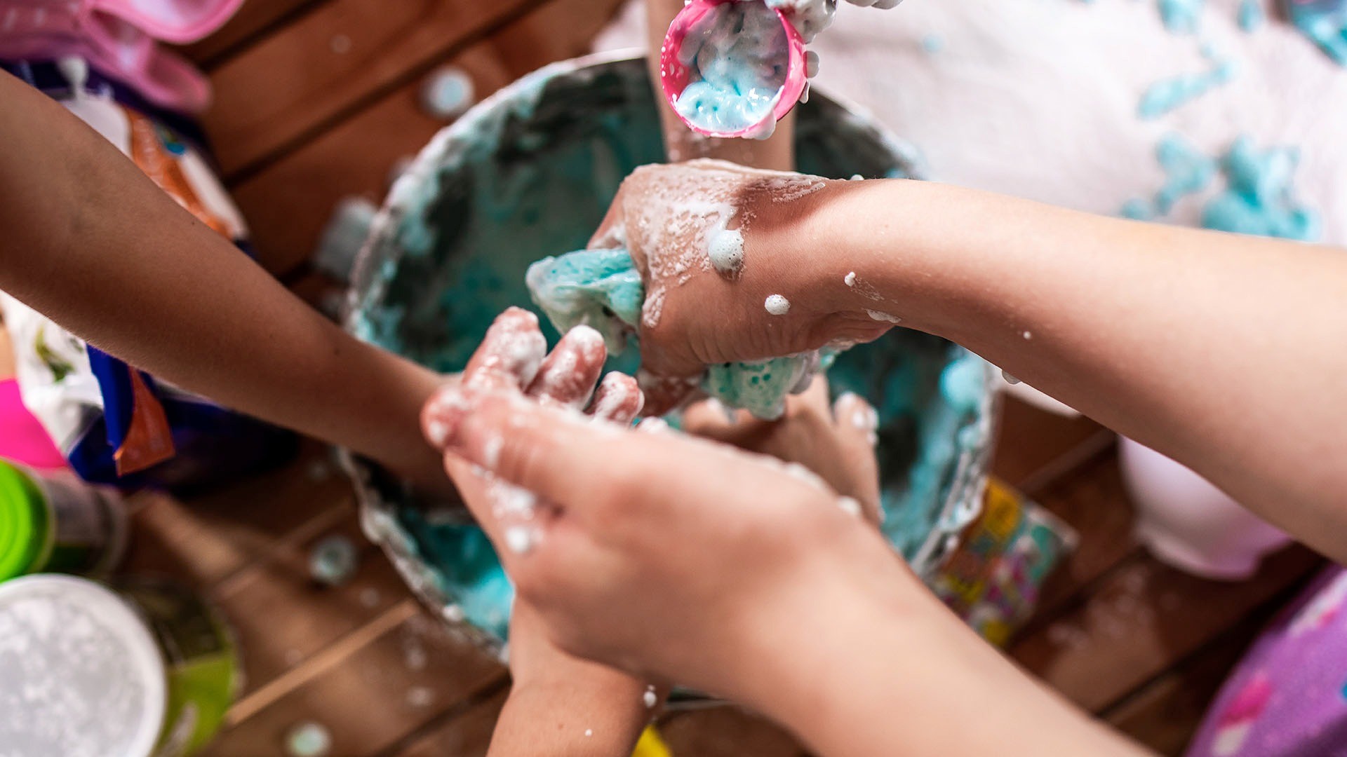 Benefits of Messy & Risky Play (Early Years)
